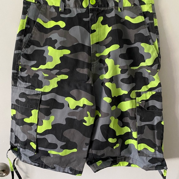 Shorts | Neon Green Camouflage Cargo Shorts Size 38 | Poshmark